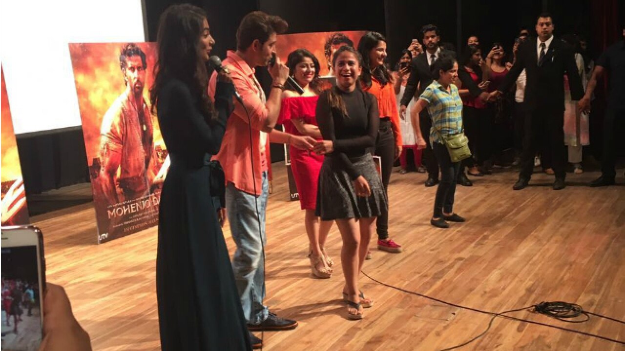 Hrithik Roshan's impromptu birthday gift to a fan made her day!