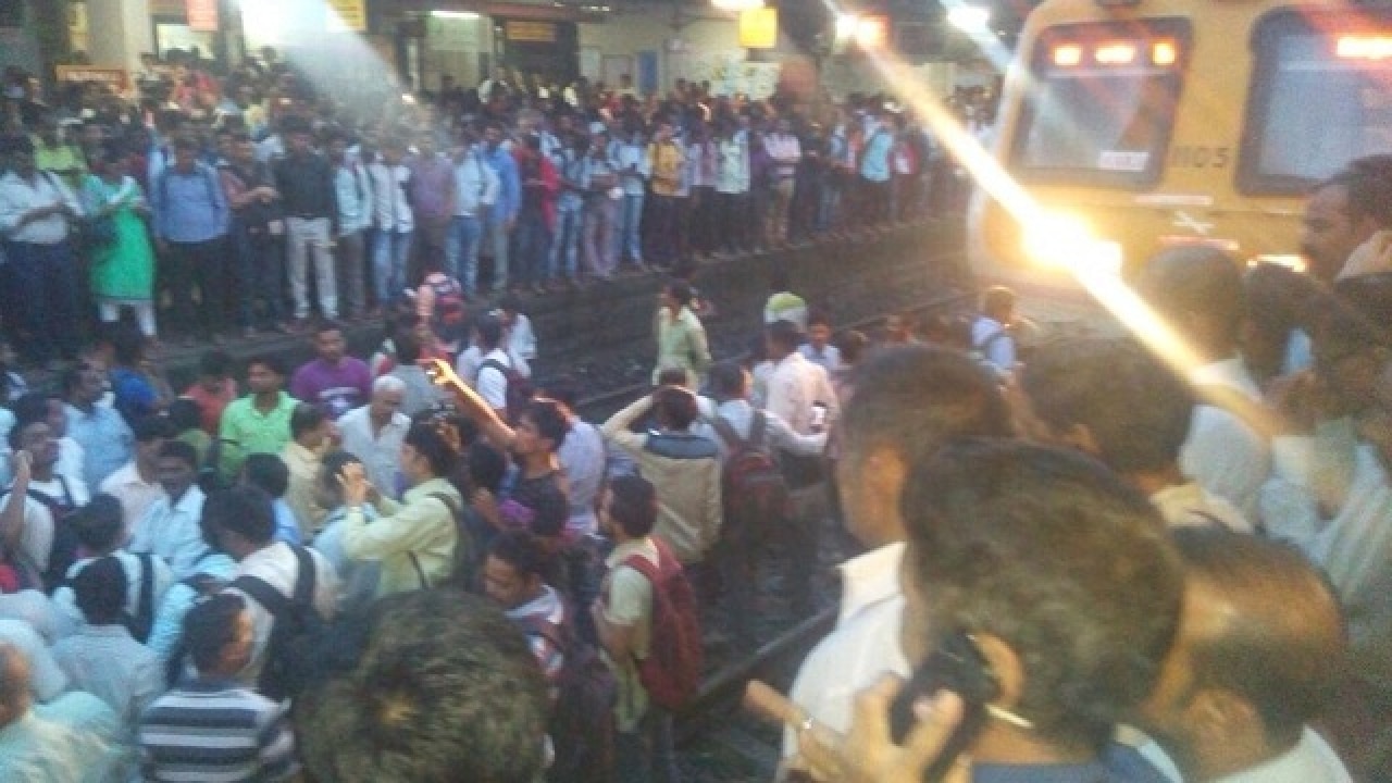 Watch: Angry commuters protest at Badlapur station over delayed trains ...