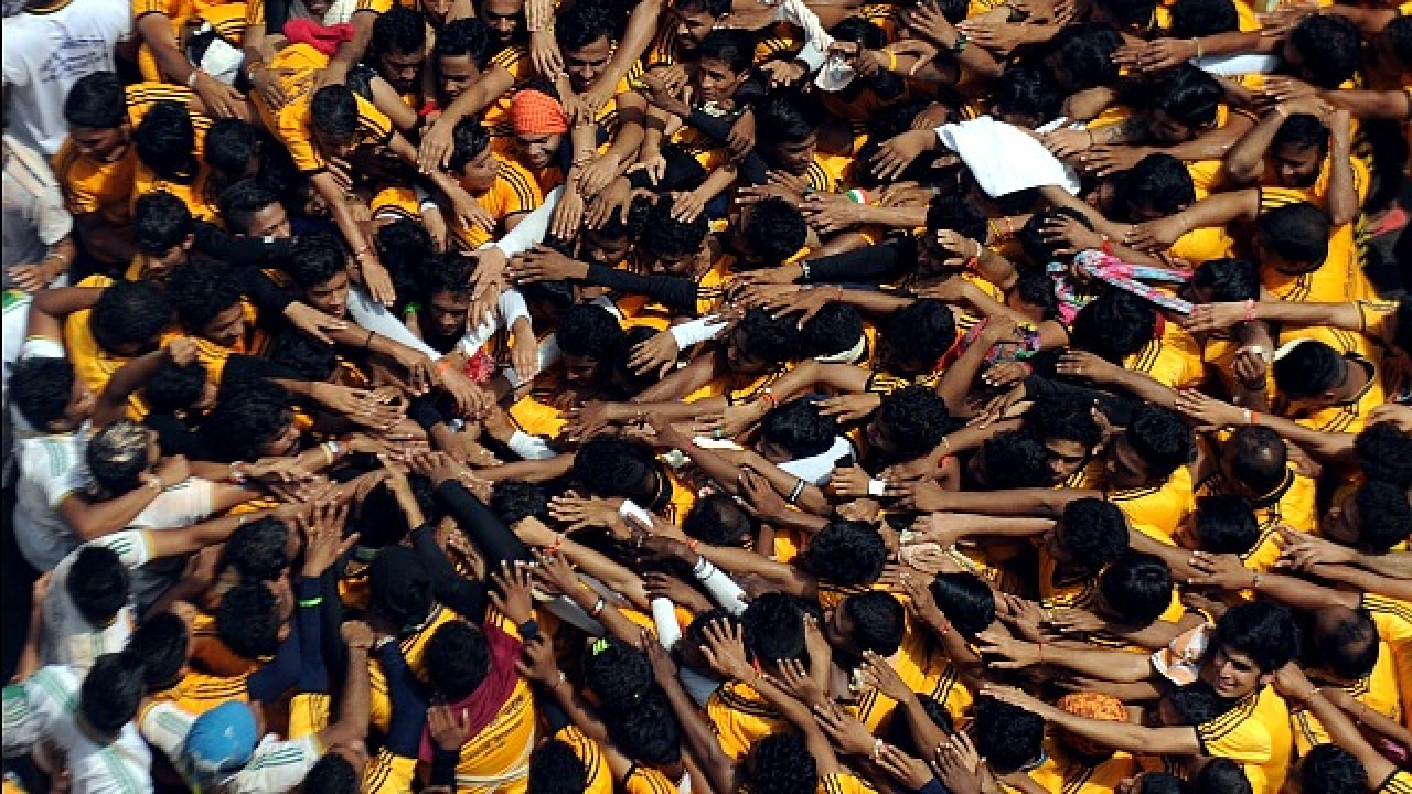 In Pictures | Janmashtami 2016 : Unique, energetic Dahi Handi ...