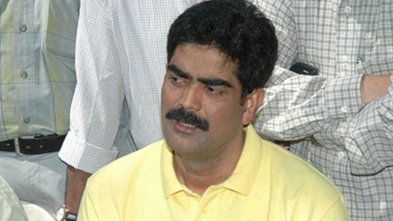Bihar: Md Shahabuddin's convoy passes Muzaffarpur toll plaza without ...