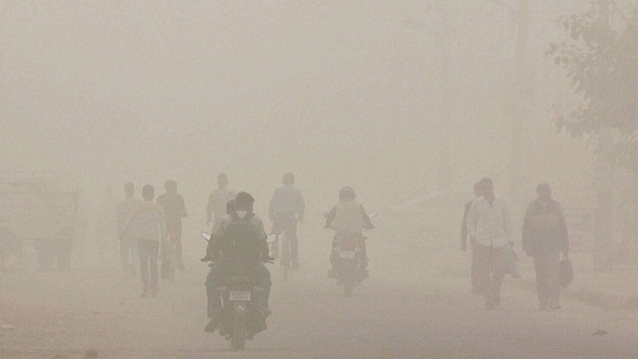 Delhi faces worst smog in 17 years, crop burning could be a major factor