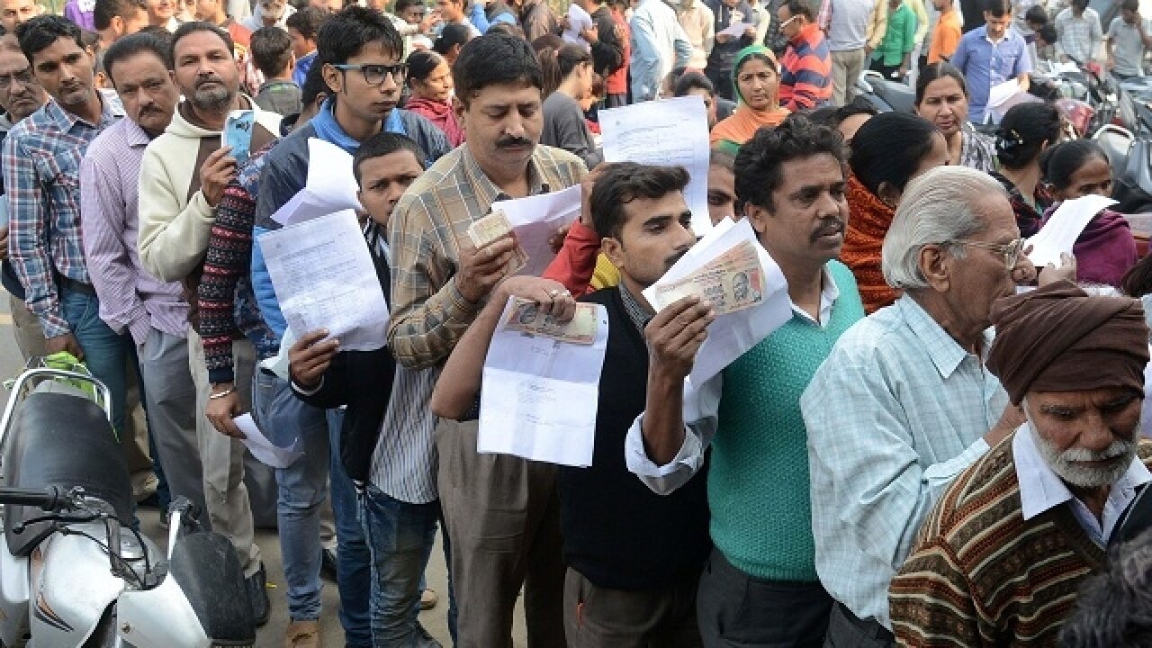 Note ban has led to 'financial chaos', say bank unions
