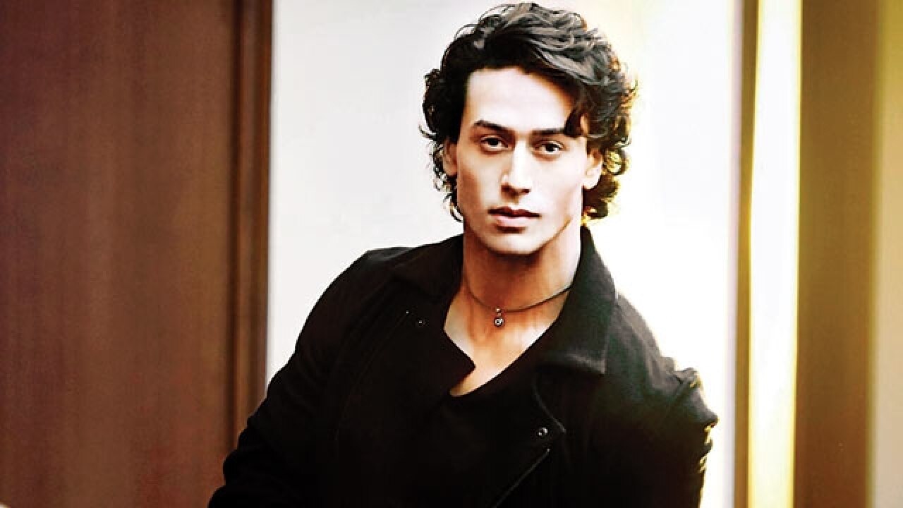 Tiger Shroff shares his rehearsal videos with fans!