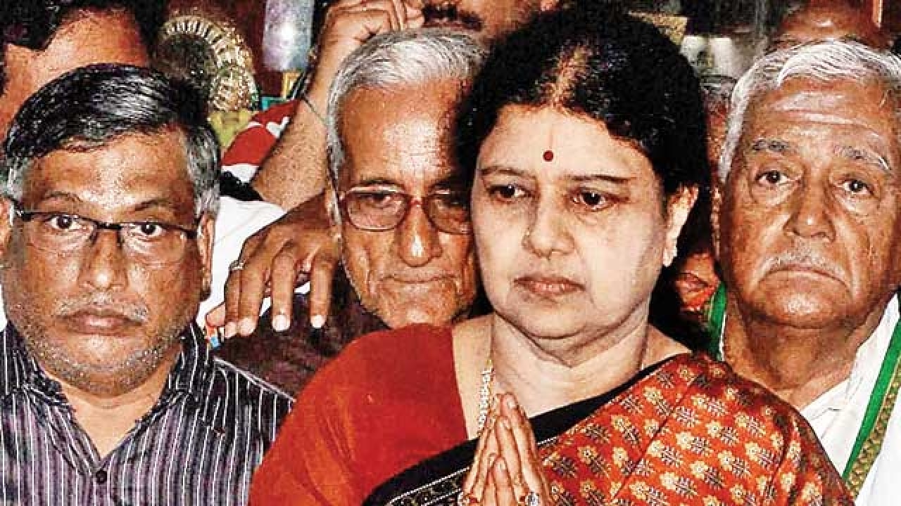 Sasikala uses the power of the Garden in Tamil Nadu