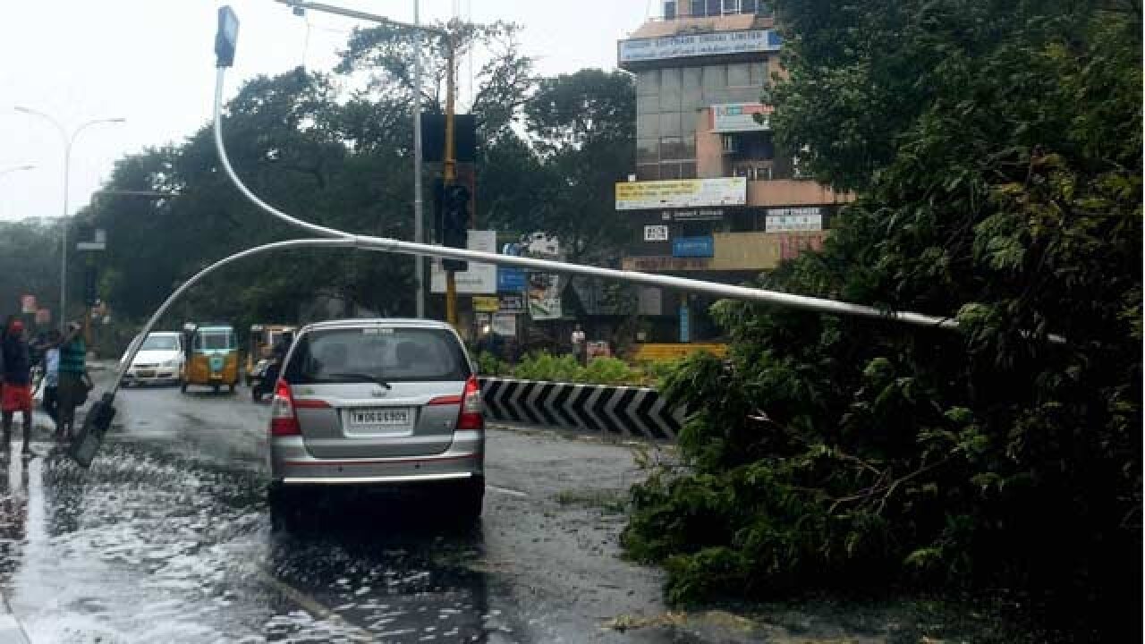 Cyclone Vardah: Death toll rises to 10 in Tamil Nadu, more than 10,000 ...
