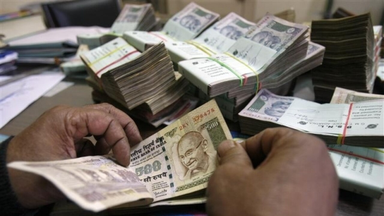 Gujarat Three Arrested With 219 Fake Currency Notes Gujarat Three Arrested With 219 Fake Currency Notes