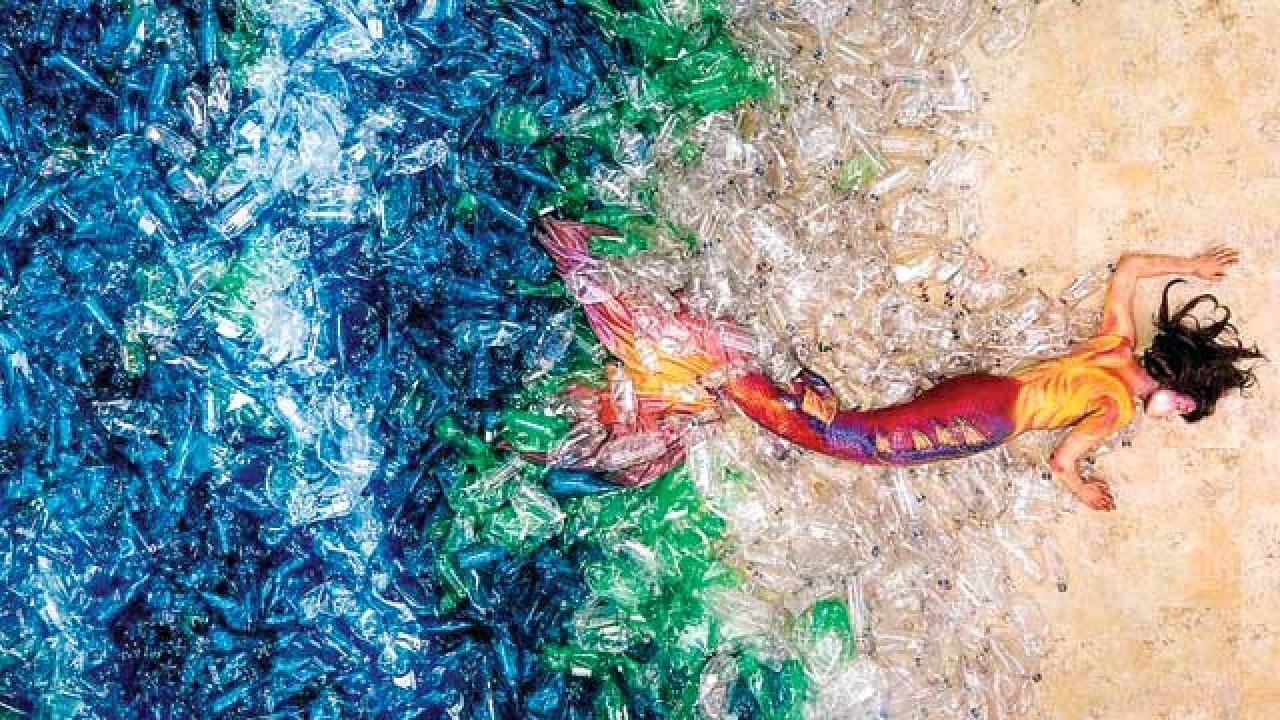 Photographer shows mermaids hate plastic