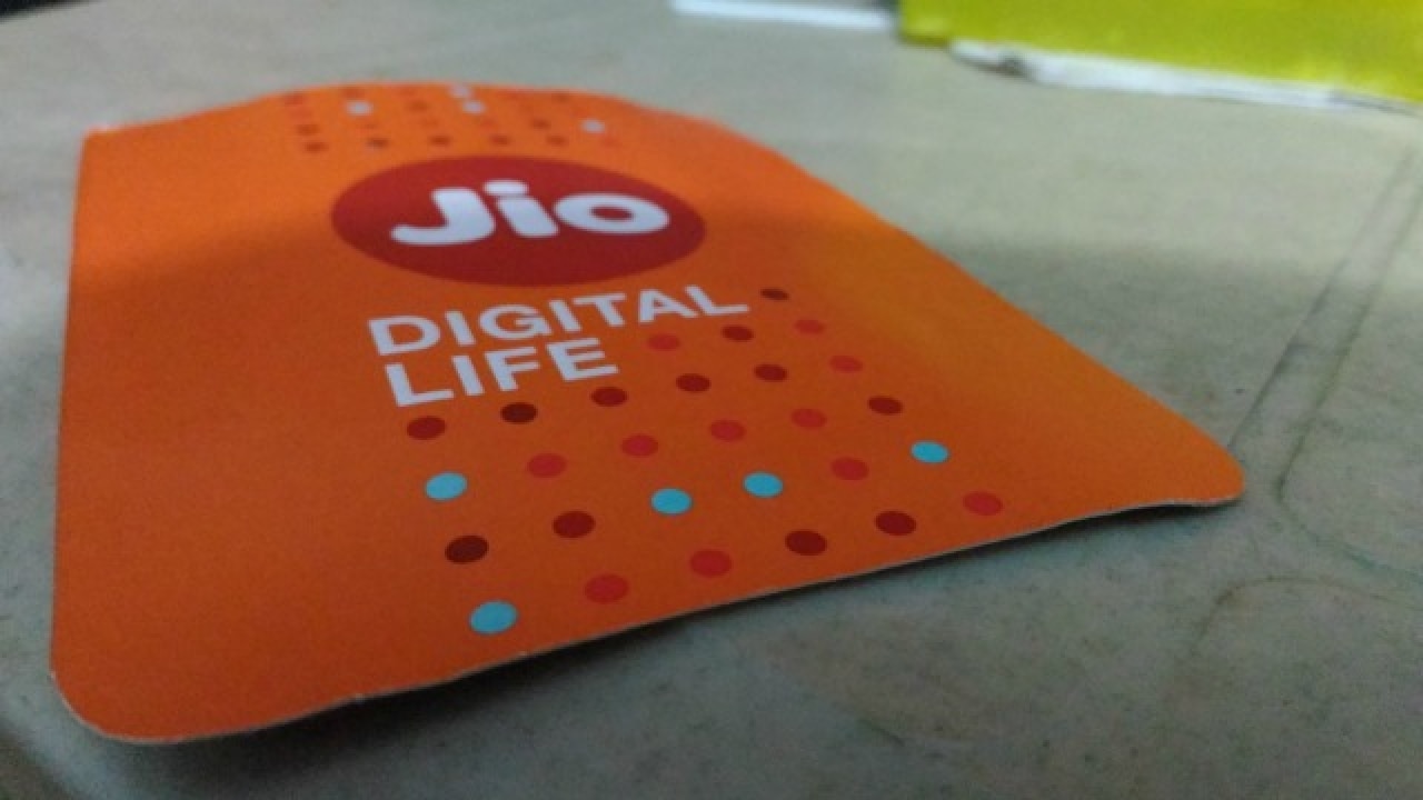 Airtel challenges TRAI's permission granted to Reliance Jio to continue ...