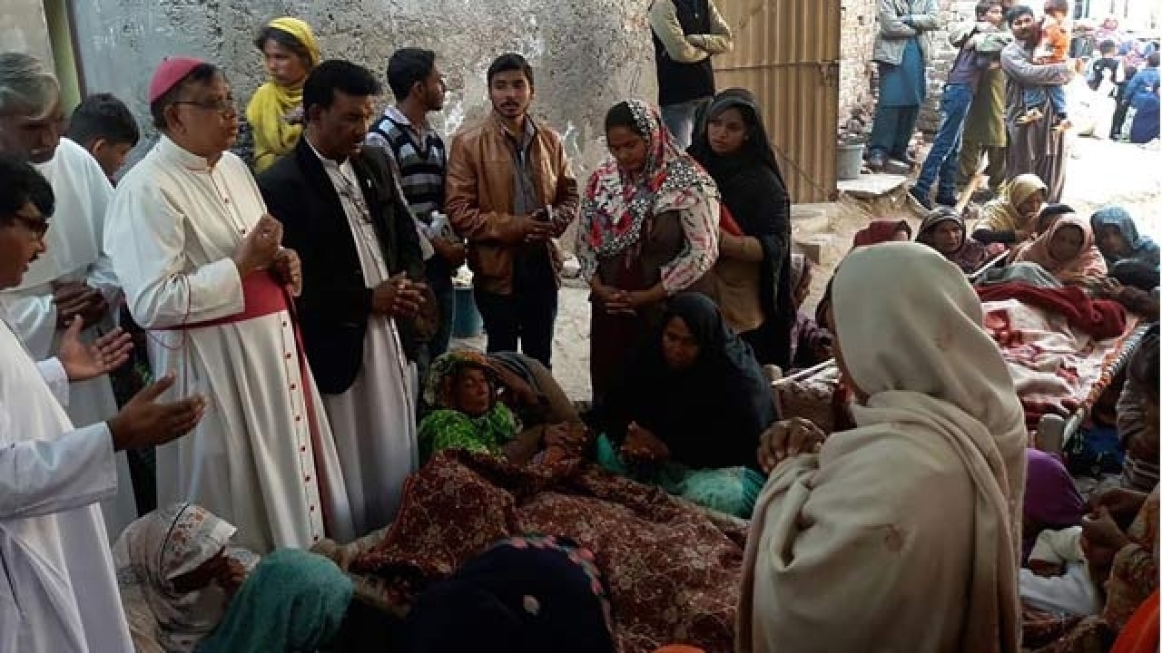 Pakistan: Alcohol poisoning kills 35, suspects held