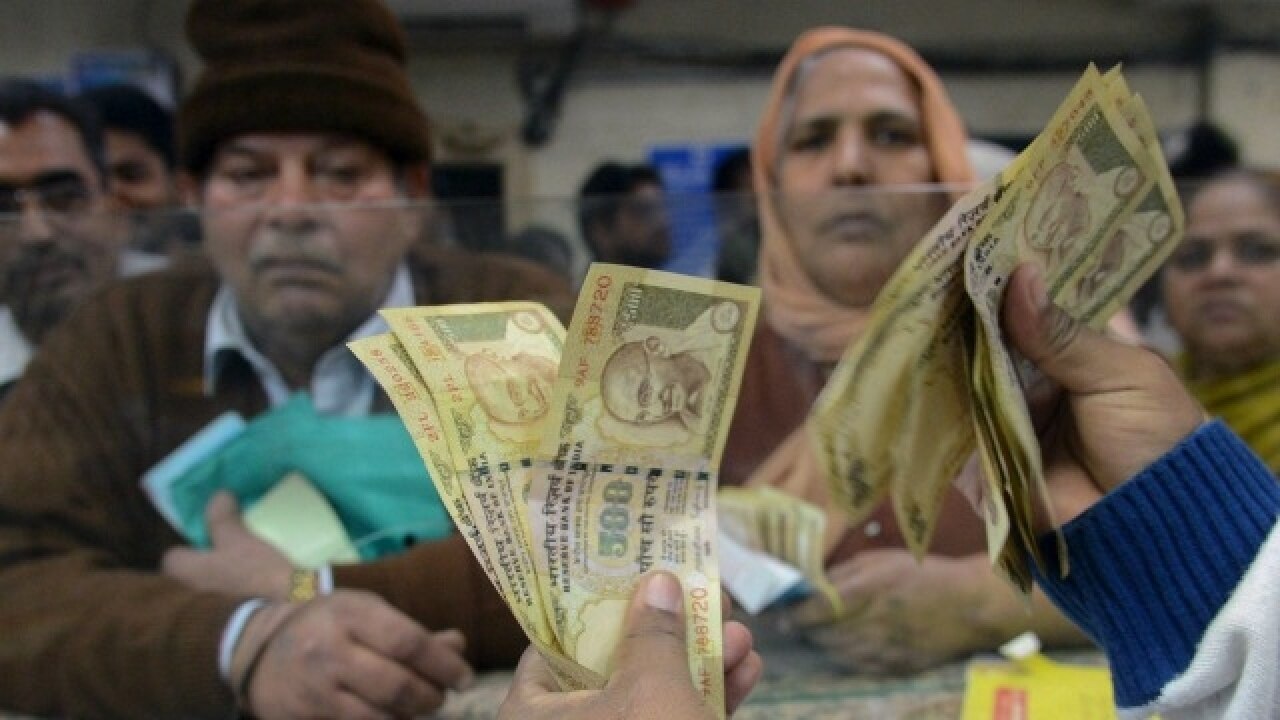 Demonetization ordinance: Minimum Rs 10,000 fine for holding more than ...