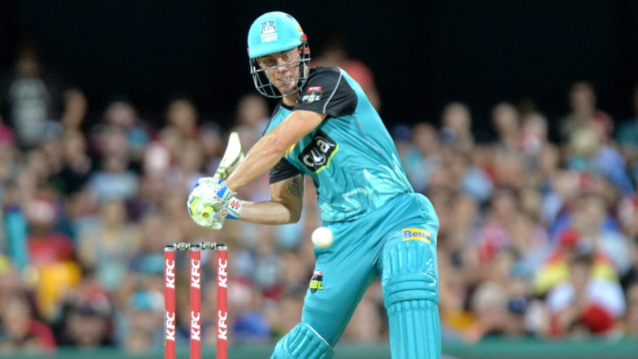 Watch: Chris Lynn's humongous six lands on stadium roof