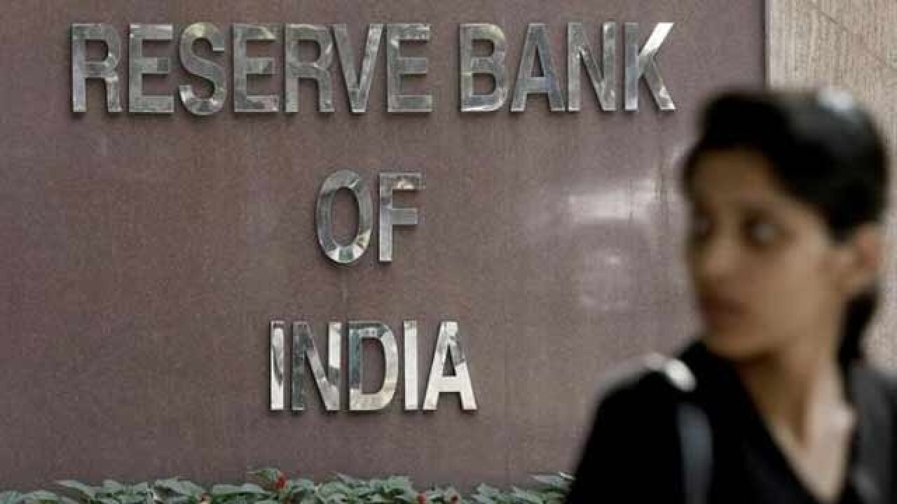 Demonetization: RBI allows NRIs to exchange defunct notes up to June 30