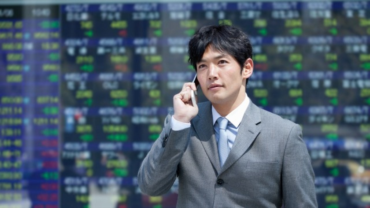 Asian stocks start 2017 on flat note