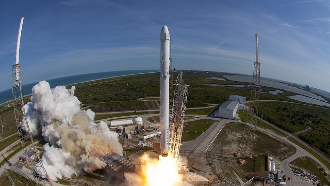SpaceX aims for January 8 return to flight with Falcon rocket