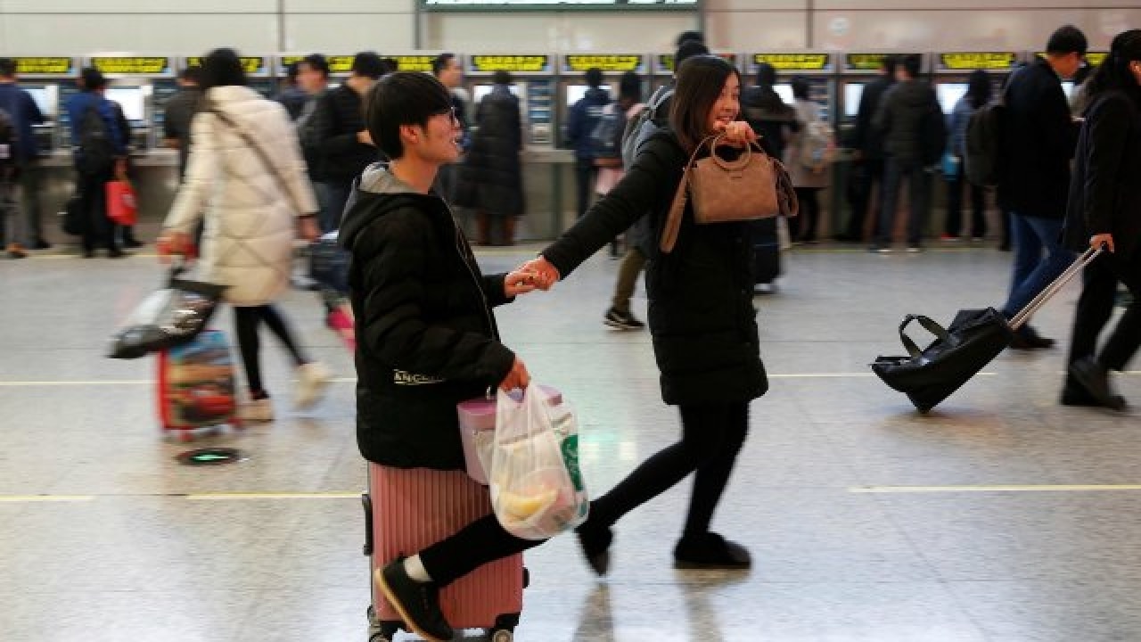 Chinese head home in world's biggest annual human migration