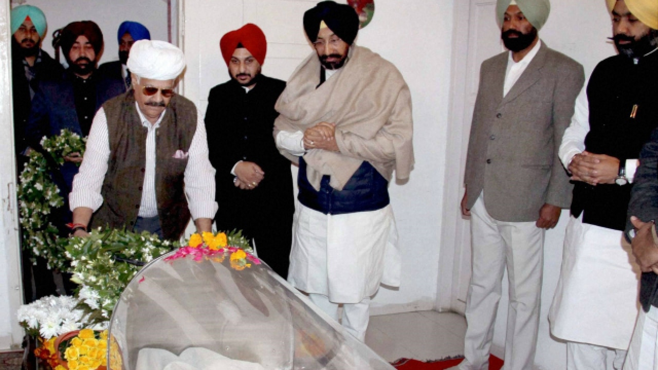 Surjit Singh Barnala cremated with full state honours