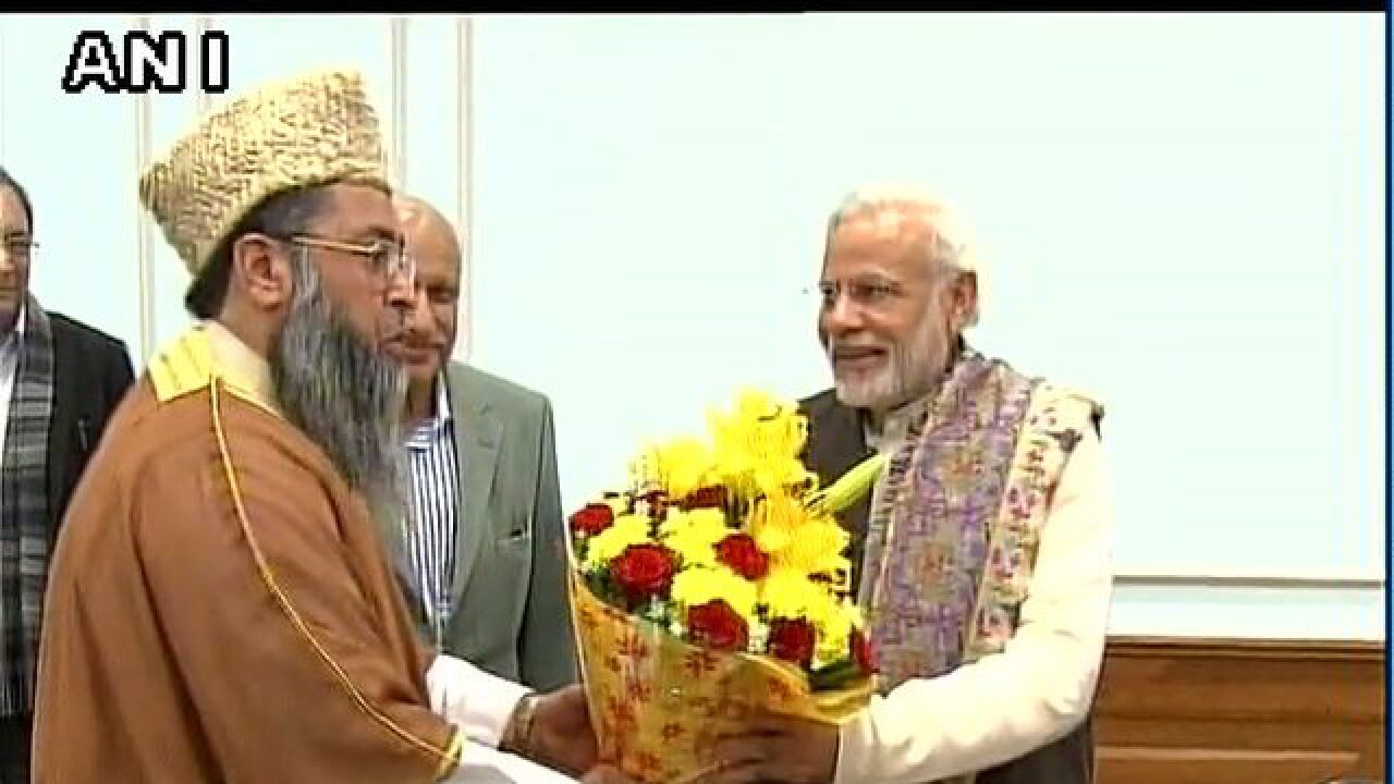 Muslim leaders meet PM Modi, back demonetization