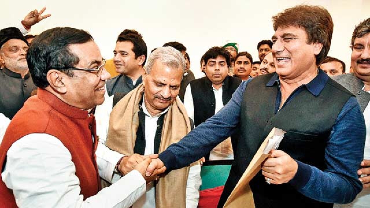 UP Elections 2017: Congress gets 105 seats in UP, ties up with SP