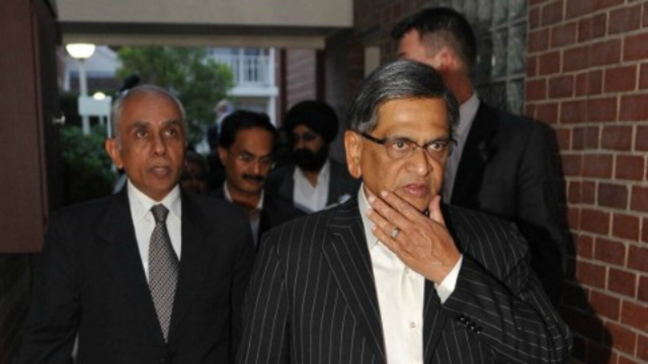 Despite requests by top leaders, SM Krishna refuses to return to Congress