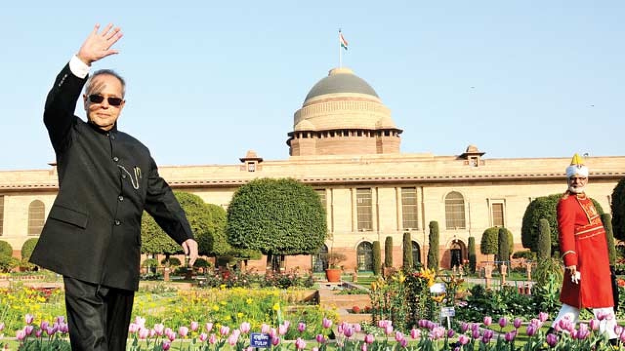 Rashtrapati Bhavan: Optics, Acoustics, and Statics