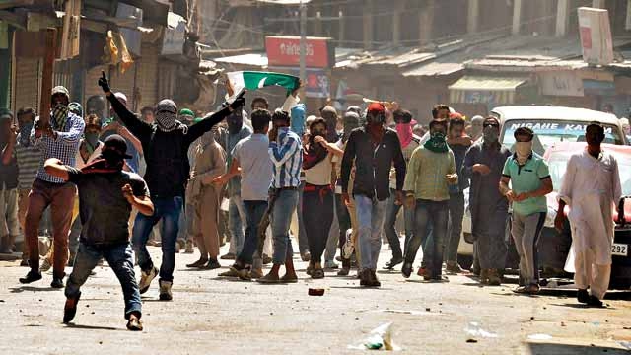 Army chief warns stone-pelters of tough action