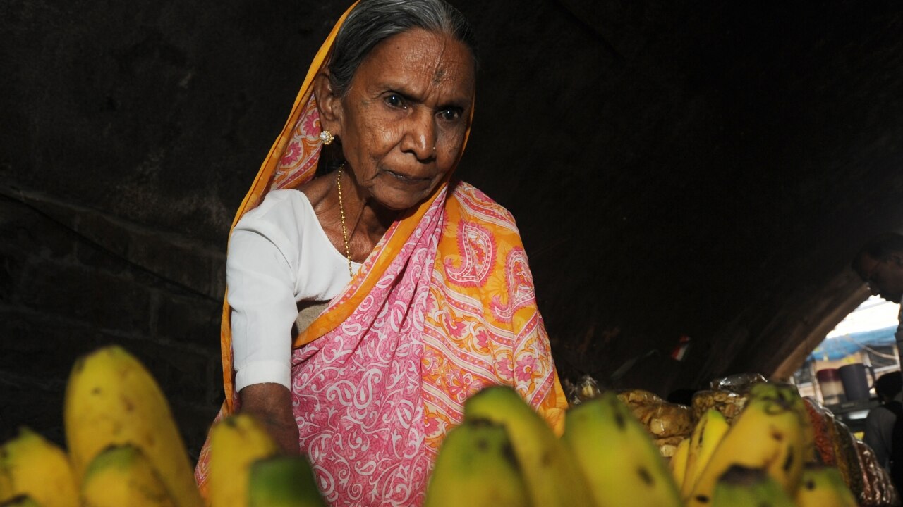 Sweeter by the dozen: This banana lady's gesture is heart warming