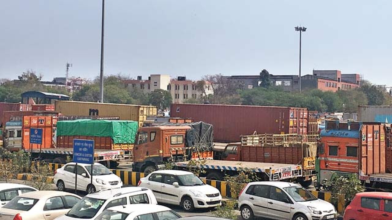 800 trucks stranded as ICD area is cordoned off
