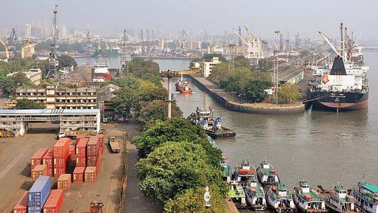 Shipping min moves to turn major ports green