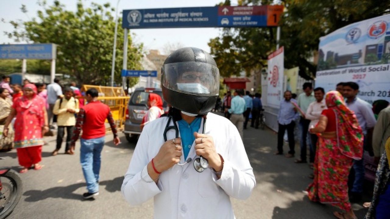 Doctors at AIIMS observe ‘funeral of health system in India’
