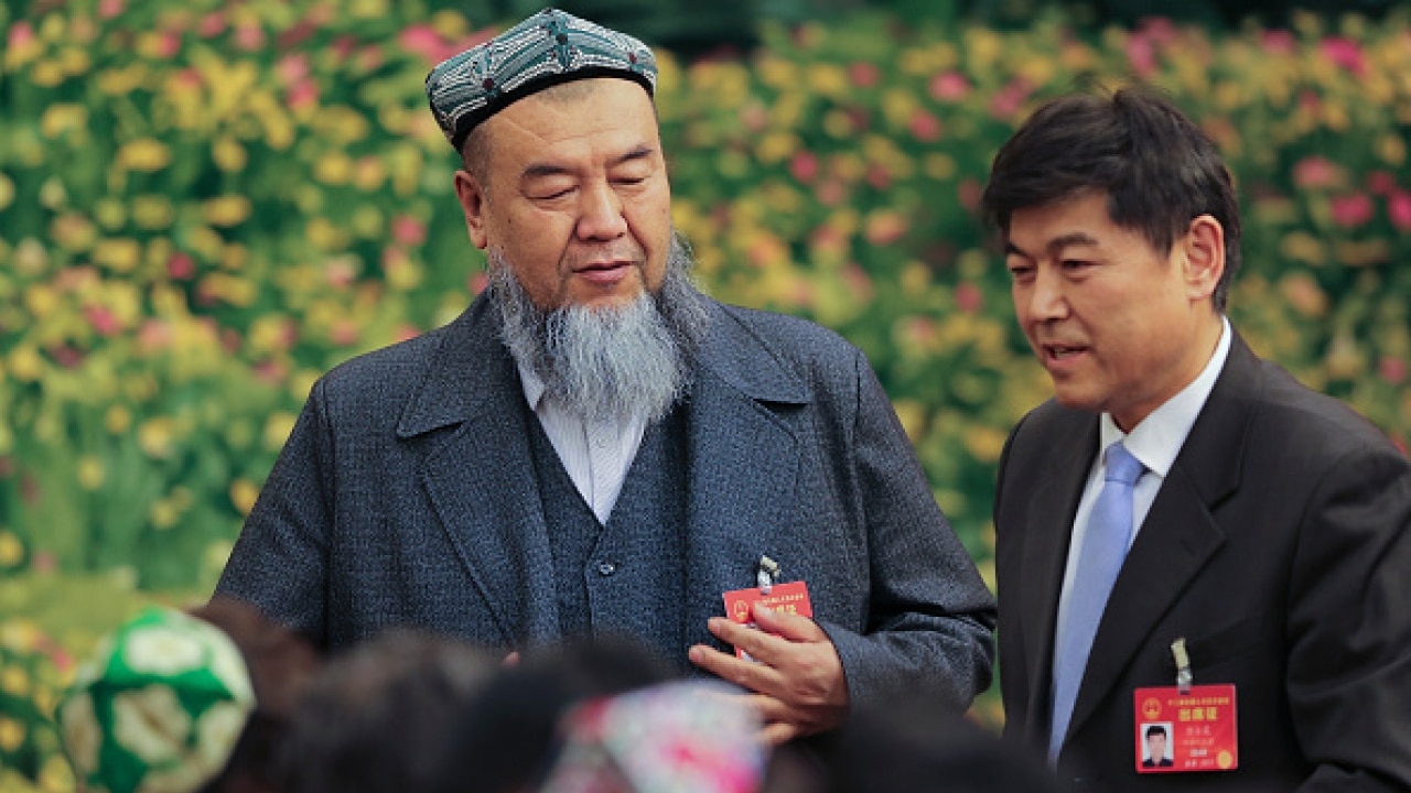 China bans 'abnormal' beards, veils to combat religious extremism