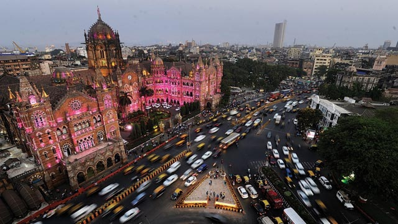 Popular selfie point at CST may add to traffic woes