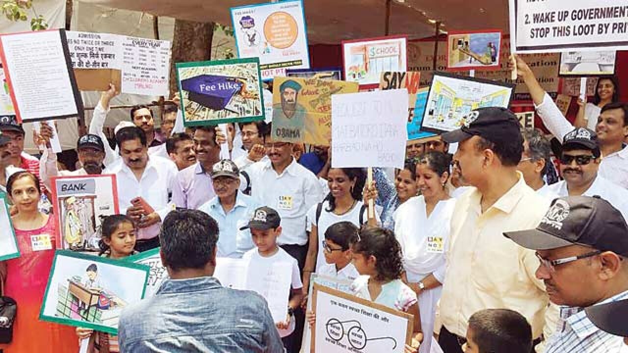 Parents take fee hike protest to Azad Maidan