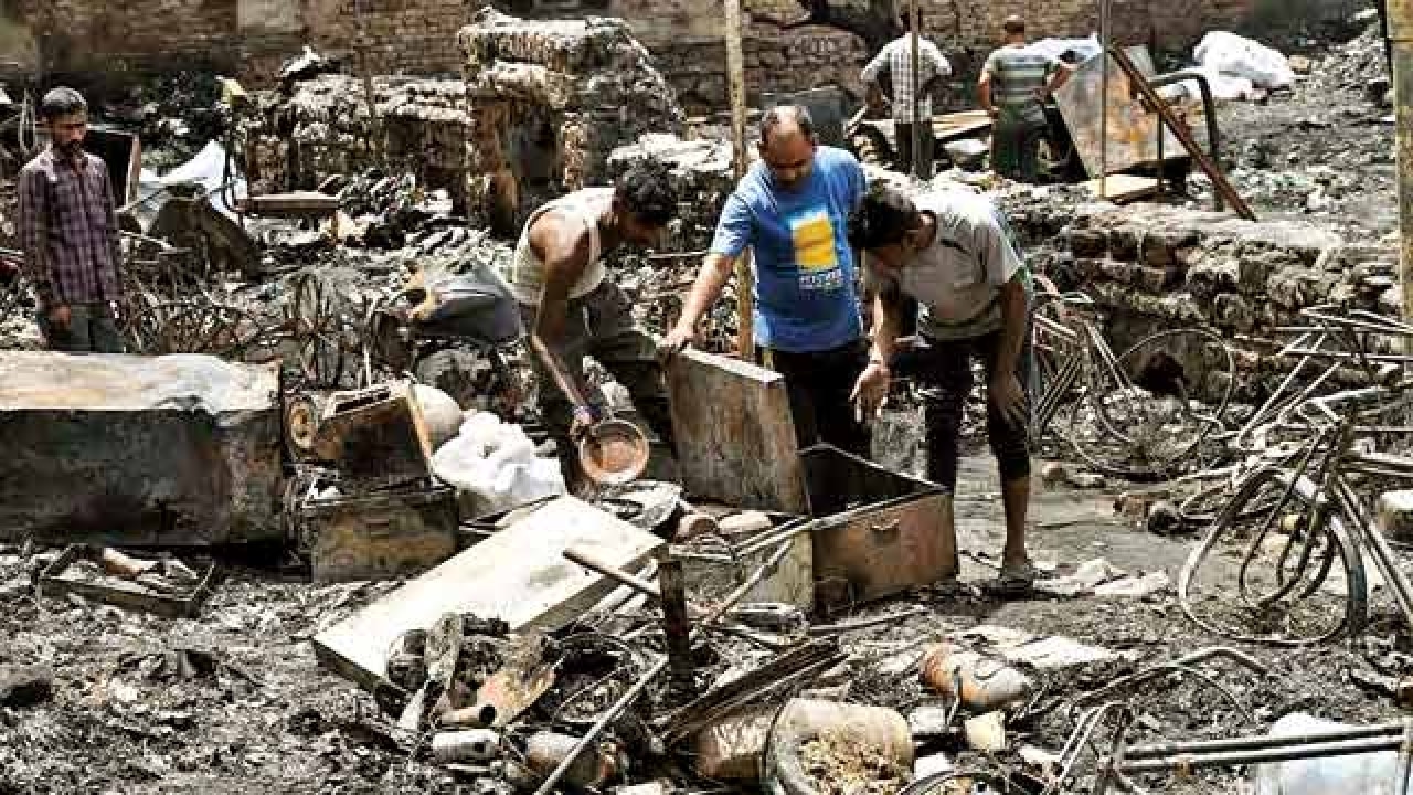 Fires blaze through city, 3 lives lost Fires blaze through city, 3 lives lost