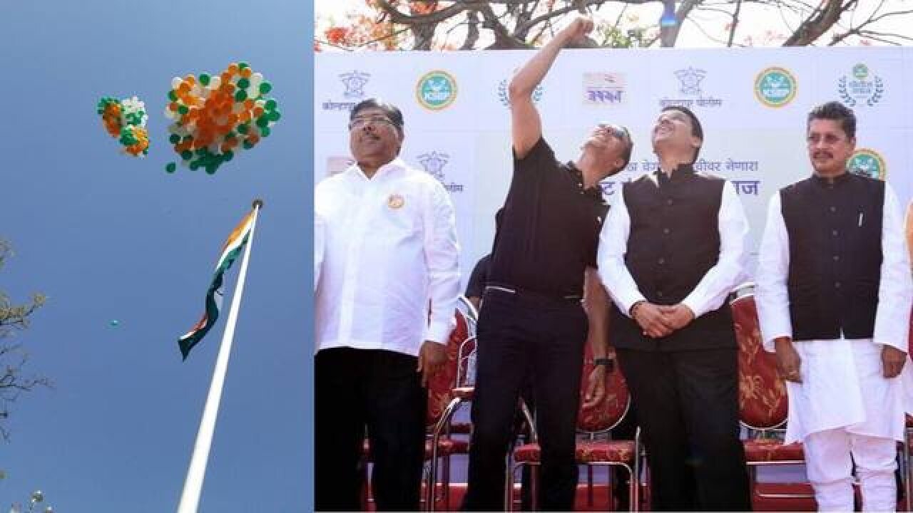 WATCH: Maharashtra CM hoists India's second tallest national flag in ...
