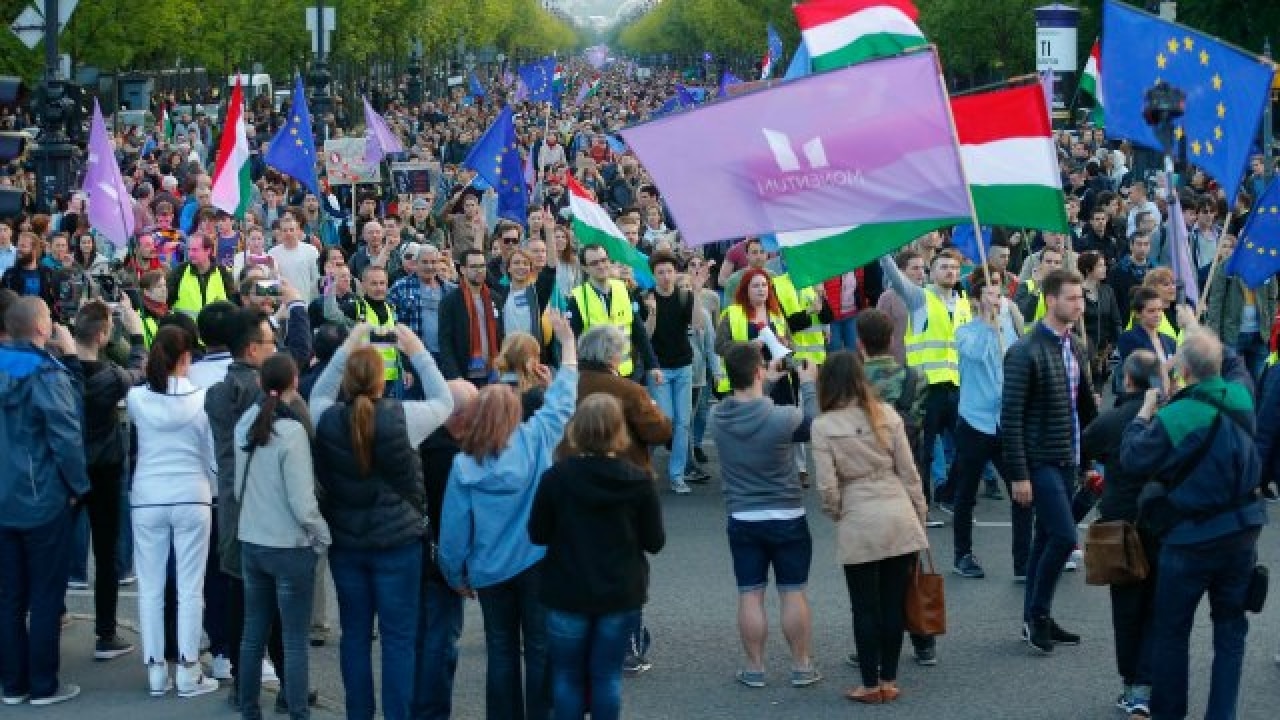 Thousands of Hungarians rally in show of support for Europe