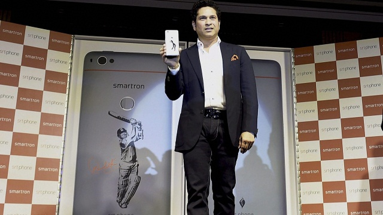 Sachin Tendulkar introduces Smartron srt.phone in India at Rs 12,999 ...