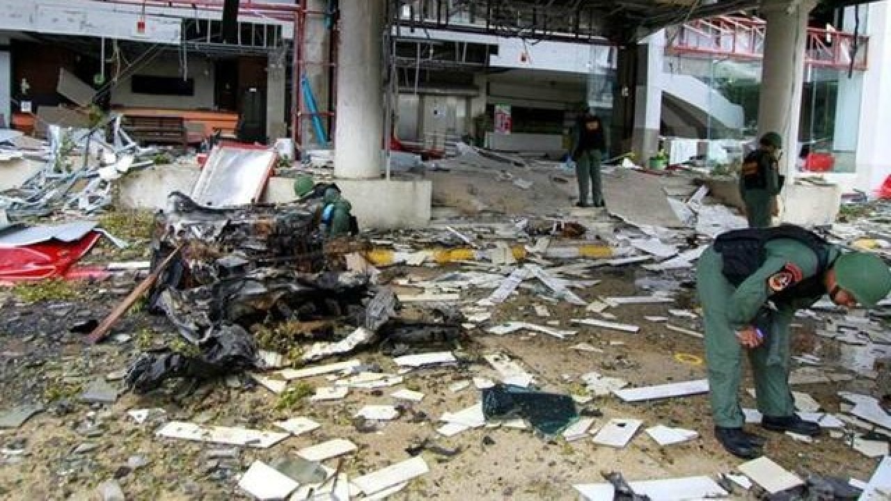 20 wounded after bomb explodes outside supermarket in Thailand's Pattani
