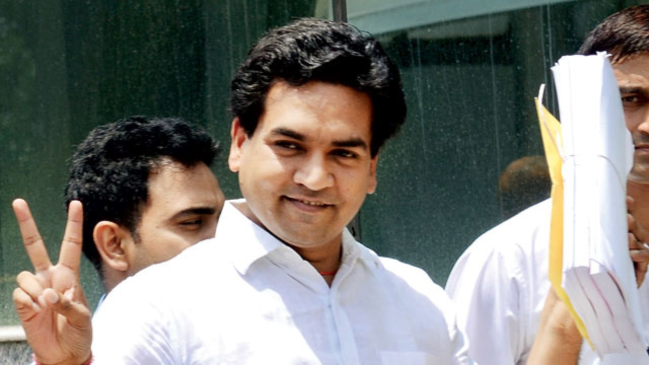 Kapil Mishra files plaint against CM, submits 'proof' to CBI