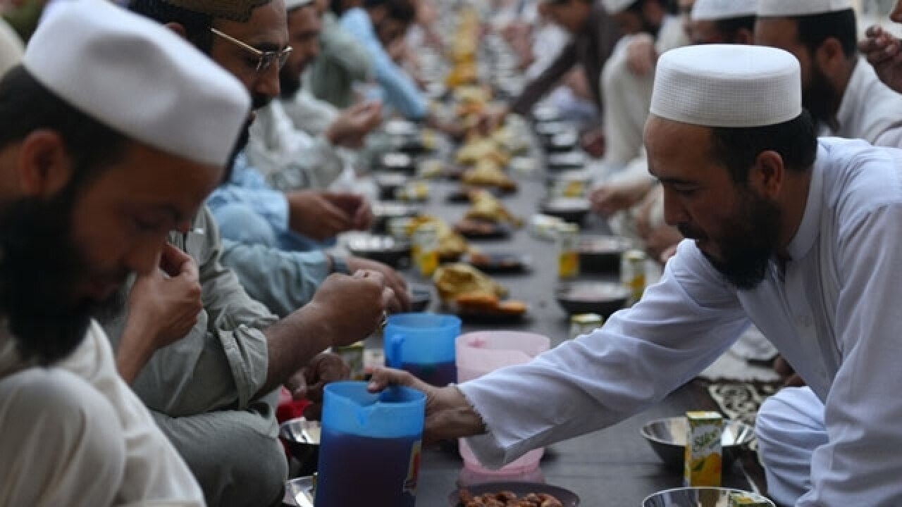 Uttar Pradesh: Milk, milk products-only iftars by RSS Muslim wing this ...