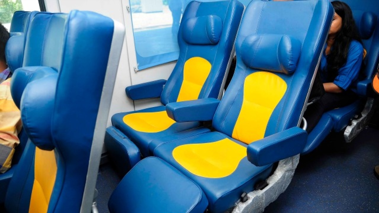 In Pics | A sneak-peek at India's first luxurious train Tejas Express ...