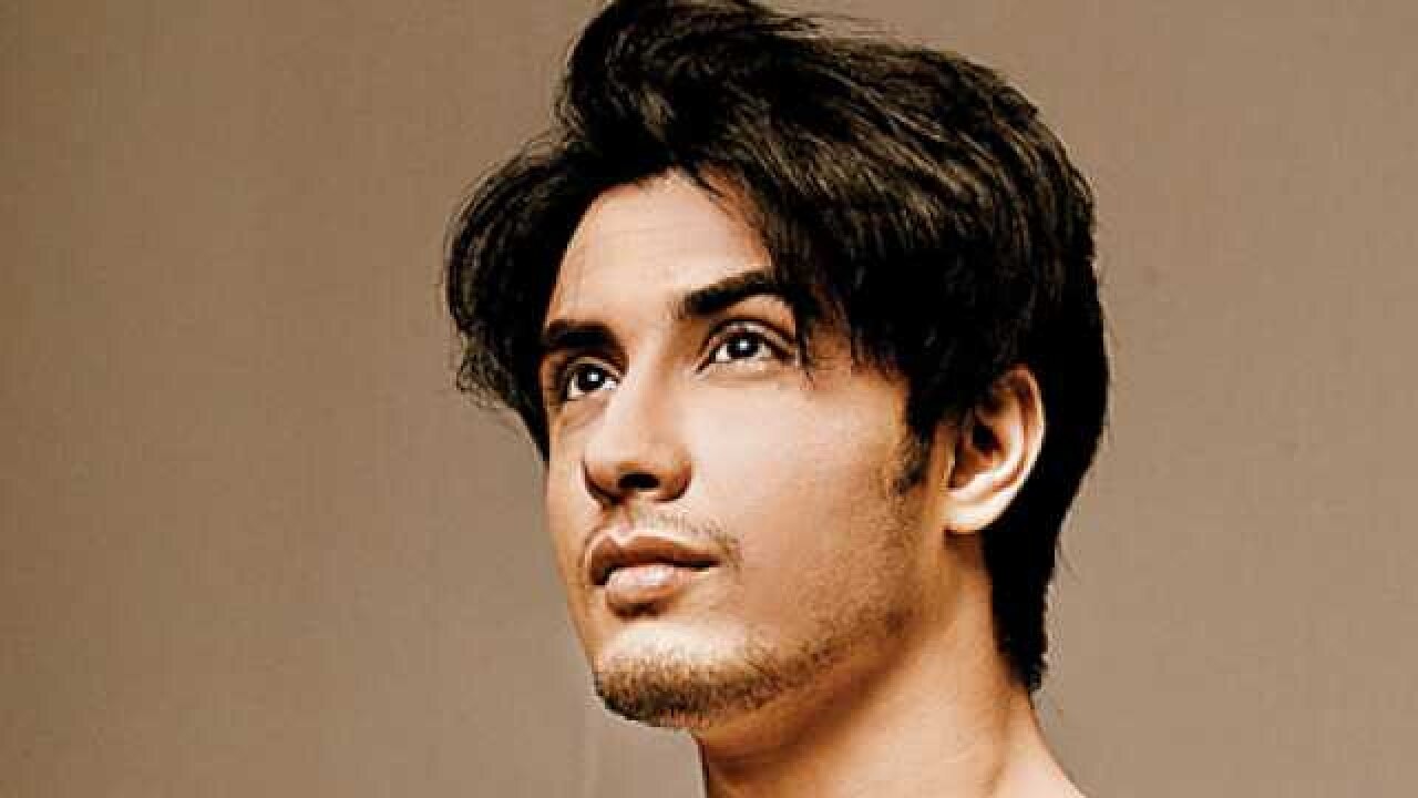 What made Pakistani actor Ali Zafar feel conscious while working in India?