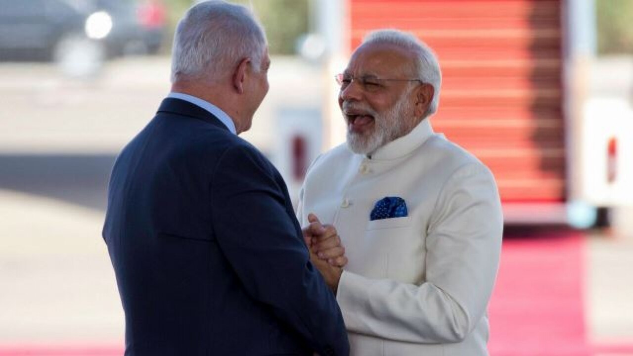 Netanyahu gifts Indian soldiers' photo liberating Jerusalem to PM Modi