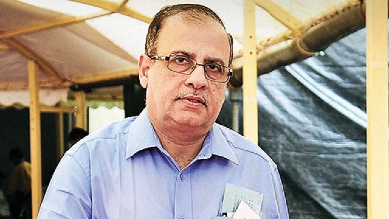 Buy buffer zone, civic chief tells depts that seek distance from projects