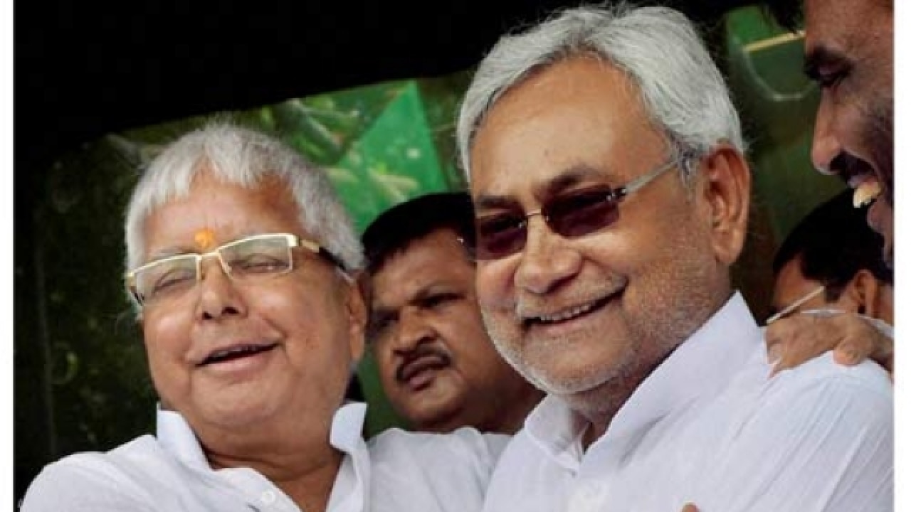 Nitish Kumar calls Lalu Yadav even as RJD says Tejashwi won't resign