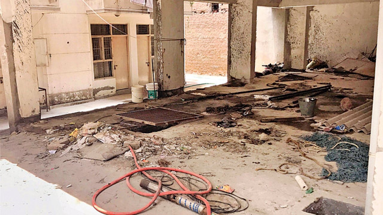 Four labourers die after inhaling toxic fumes in water tank