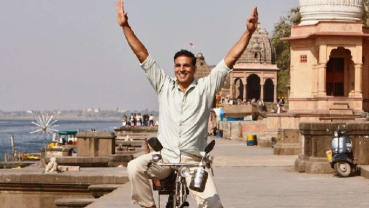 First Look of Akshay Kumar in R Balki's 'Padman' is out now!