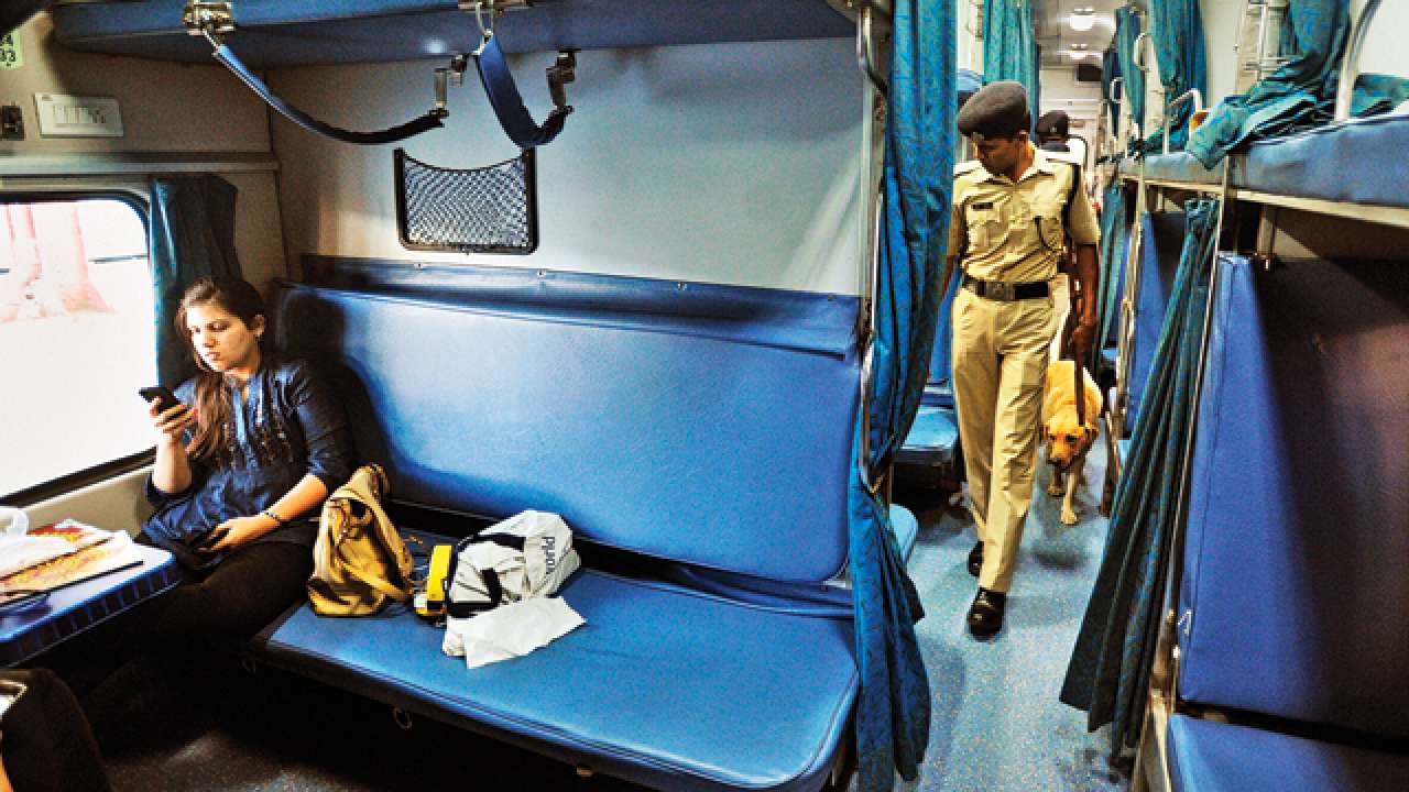 A dozen passengers drugged, robbed aboard August Kranti train