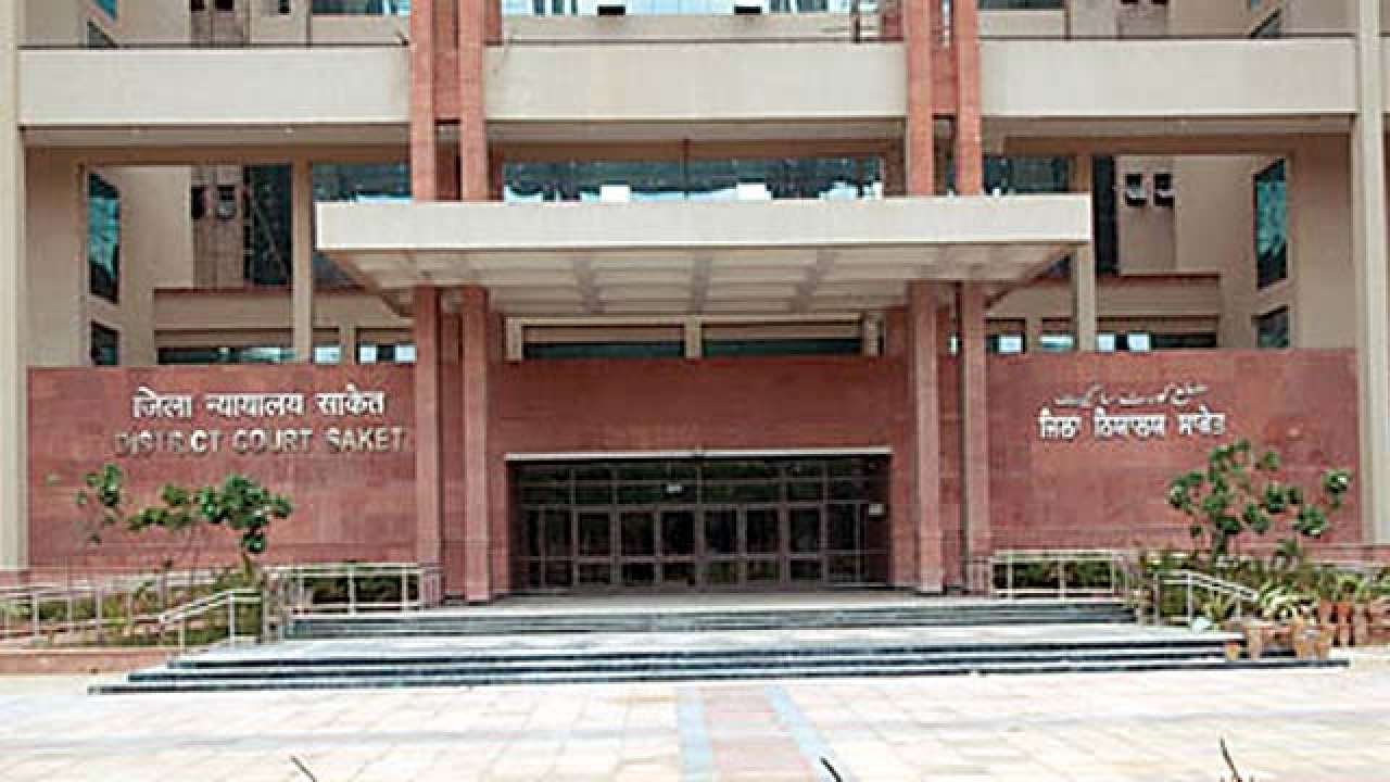 Witness hurls shoe after judge acquits accused