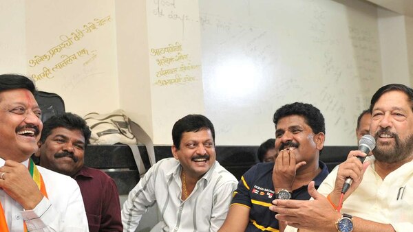 Finally, Girish Bapat joins Anil Shirole’s campaign in Pune