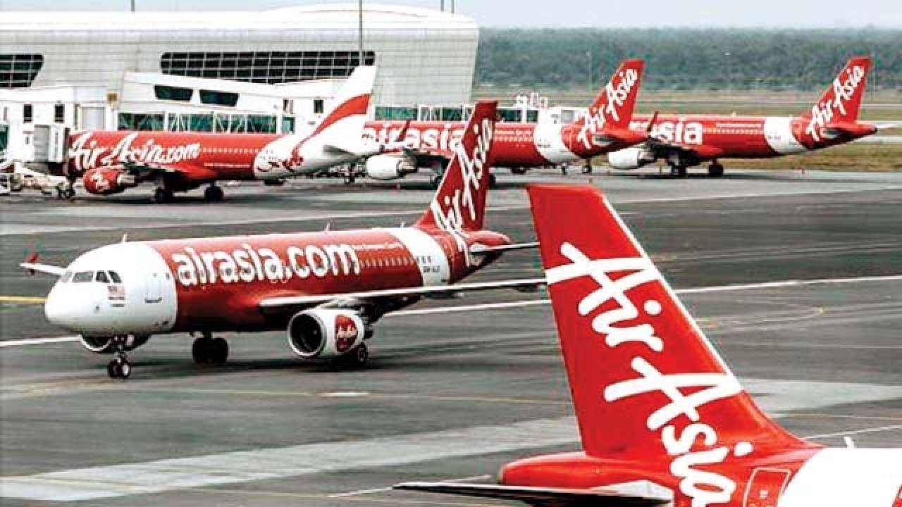 AirAsia pilot suspended for smoking in cockpit